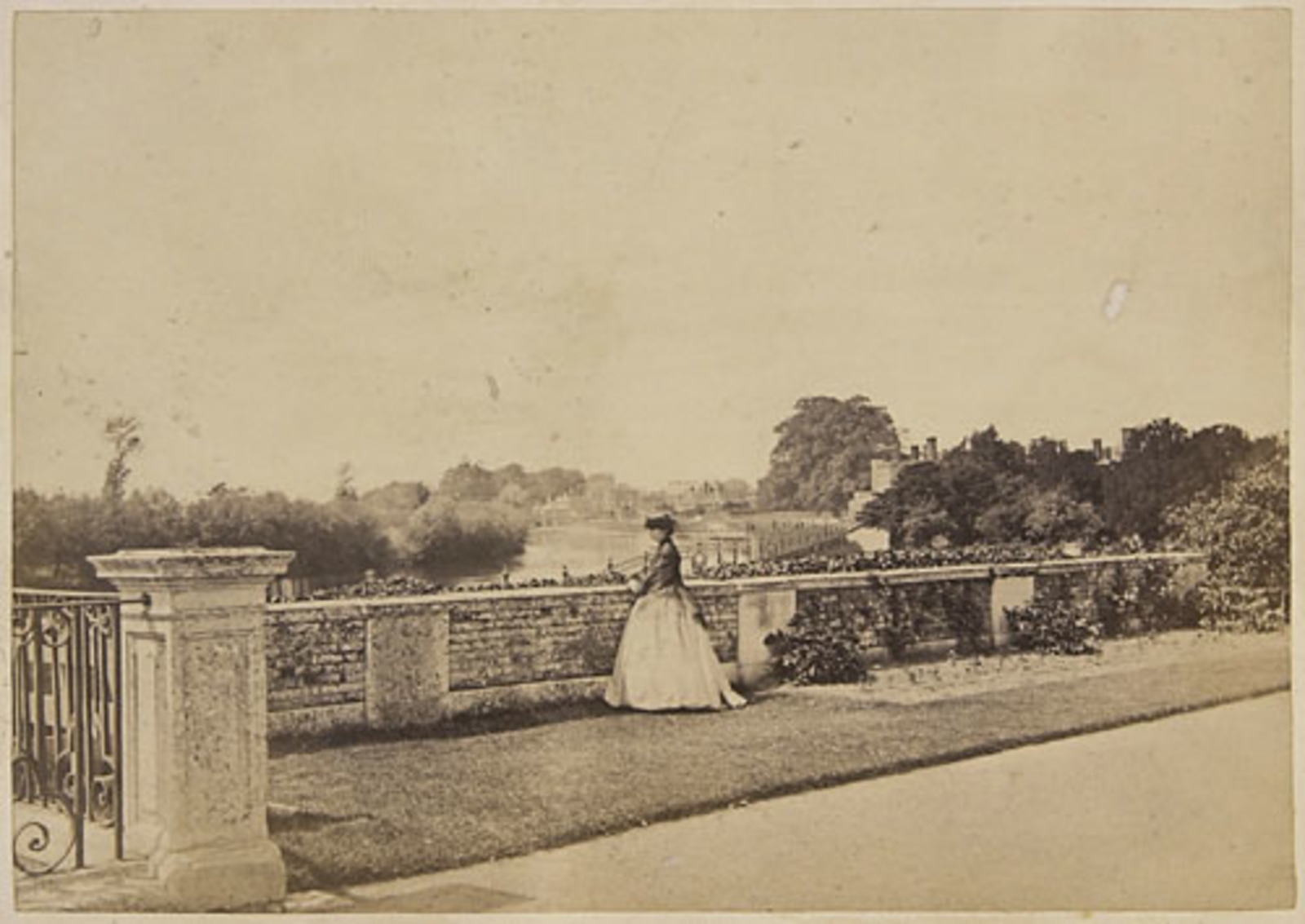 Le Palais d'Hampton Court, Londres, Angleterre, de l'album du capitaine ...