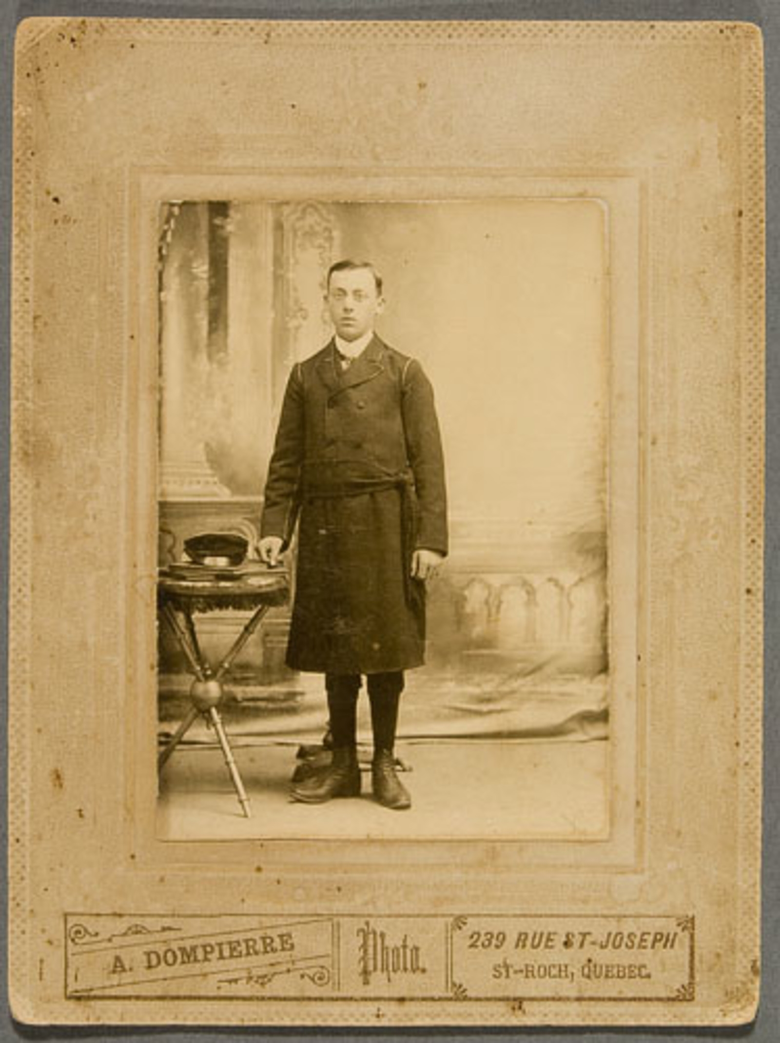 Portrait de séminariste - Dompierre, Albert | Collections | MNBAQ