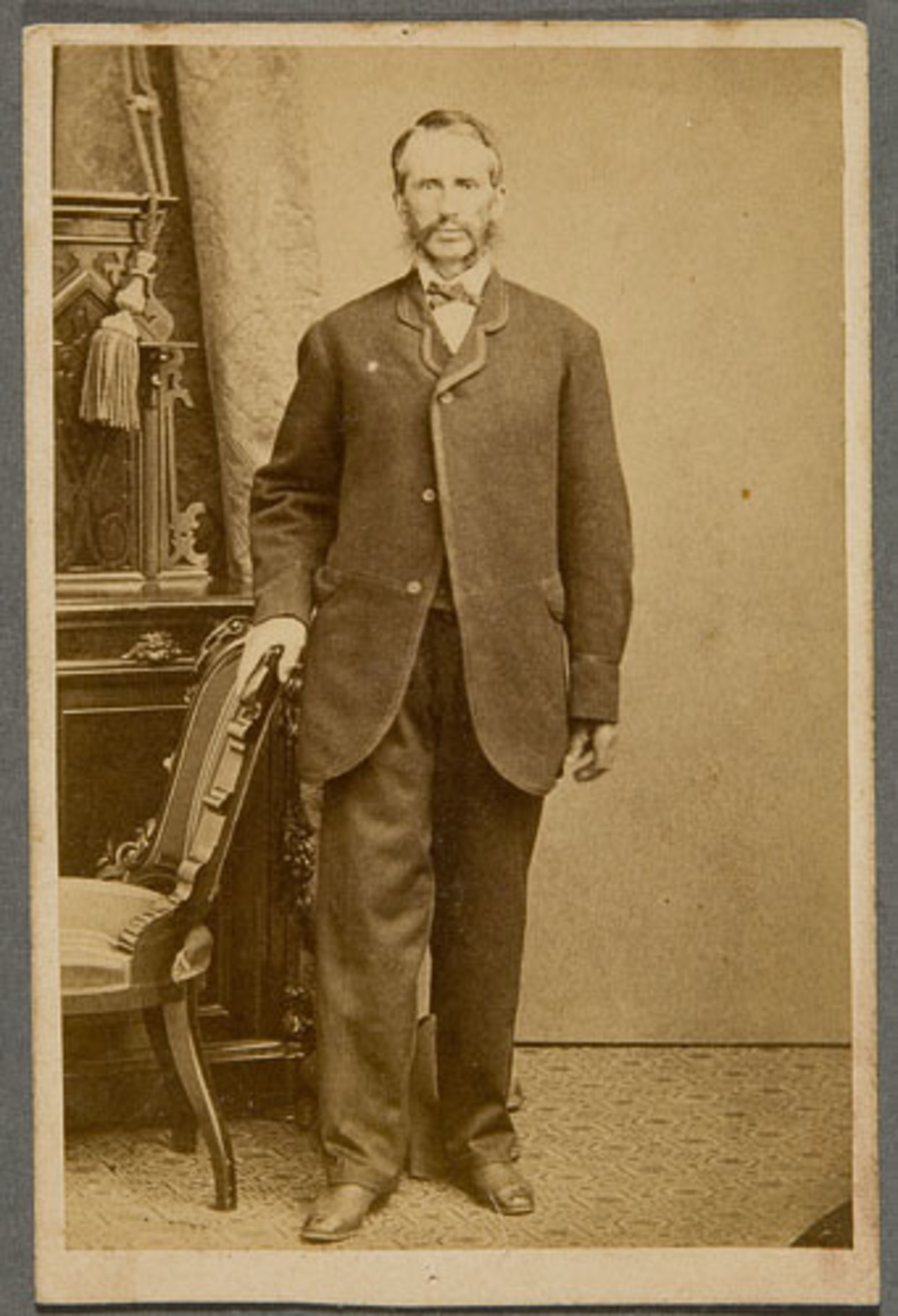 Portrait d'homme - Dynes, Joseph | Collections | MNBAQ