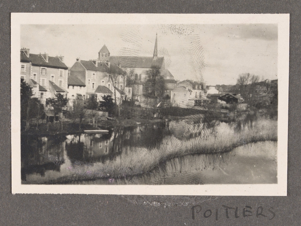 Vue de Poitiers, France - Préfontaine, Fernand | Collections | MNBAQ