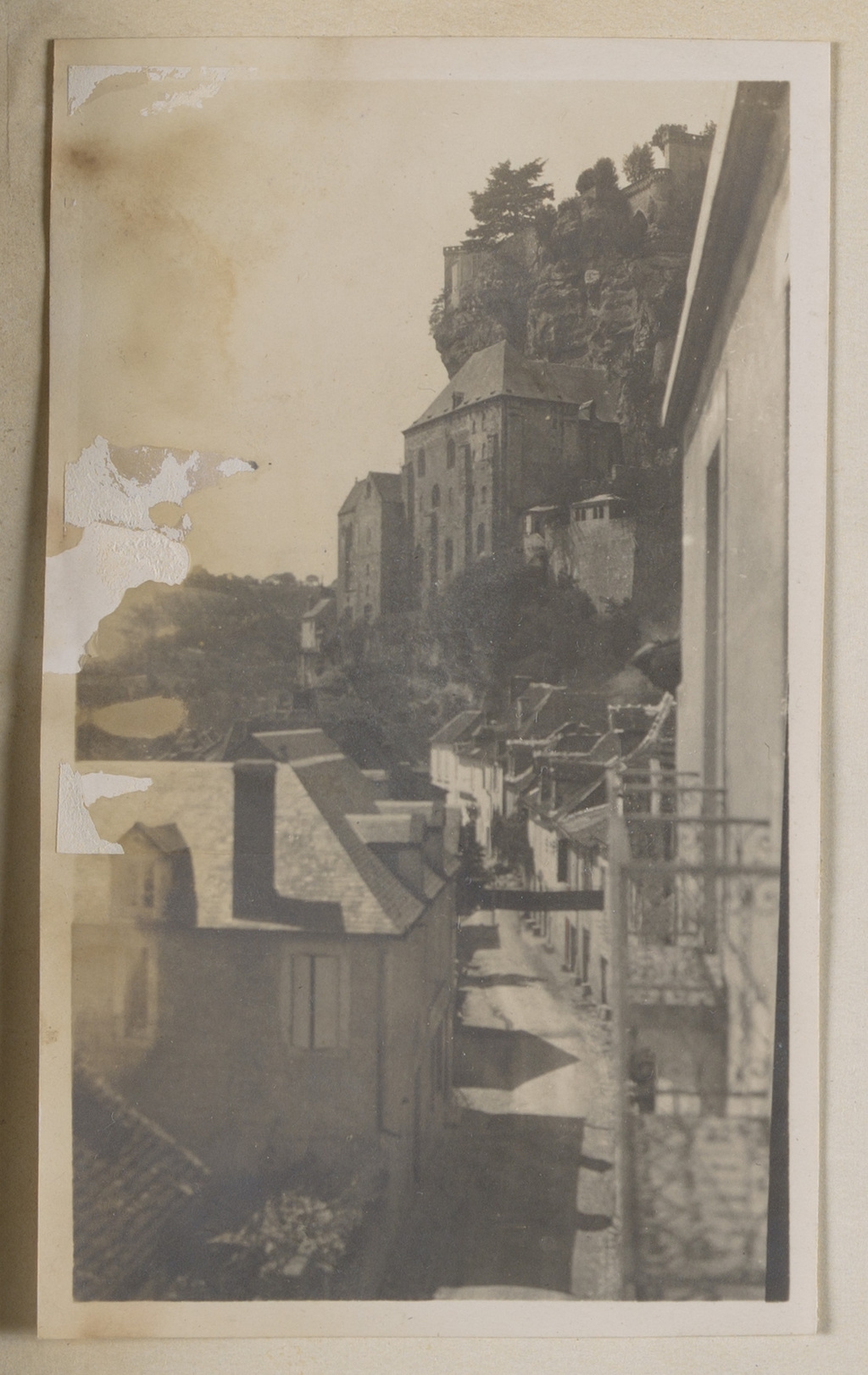 Scène de rue à Chassiers, France - Préfontaine, Fernand | Collections ...