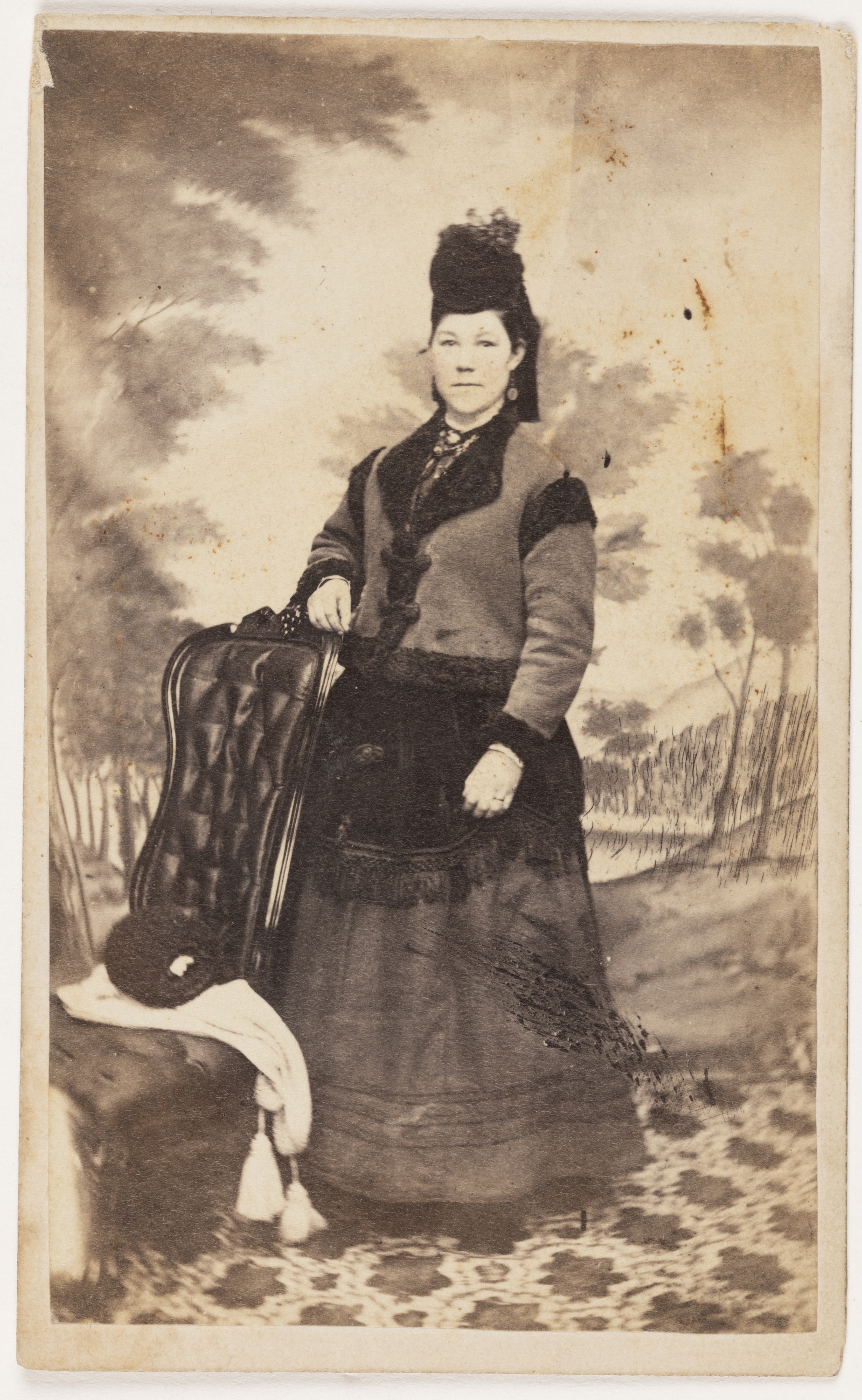 Portrait de femme - Fortin, Hélène | Collections | MNBAQ